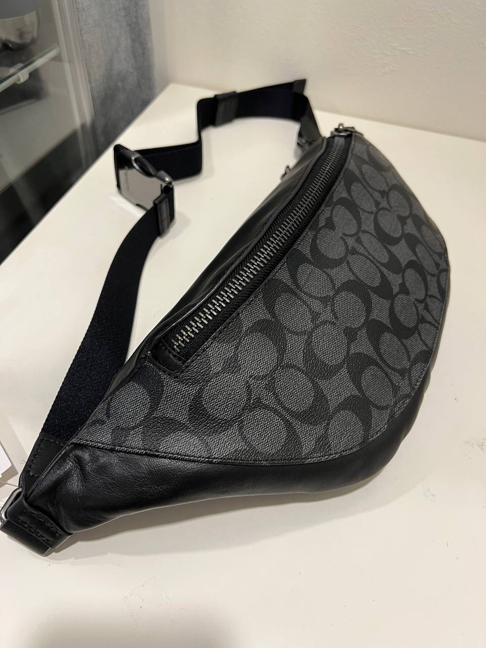 Coach Warren Beltbag in Signature Black – Exclusively USA