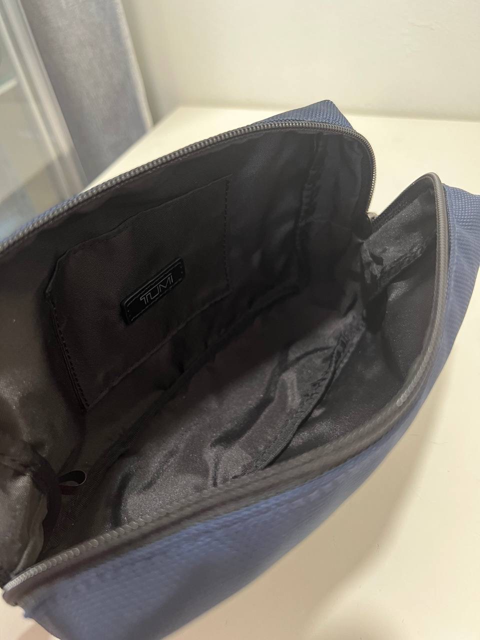 Tumi Medium Kit in Navy – Exclusively USA