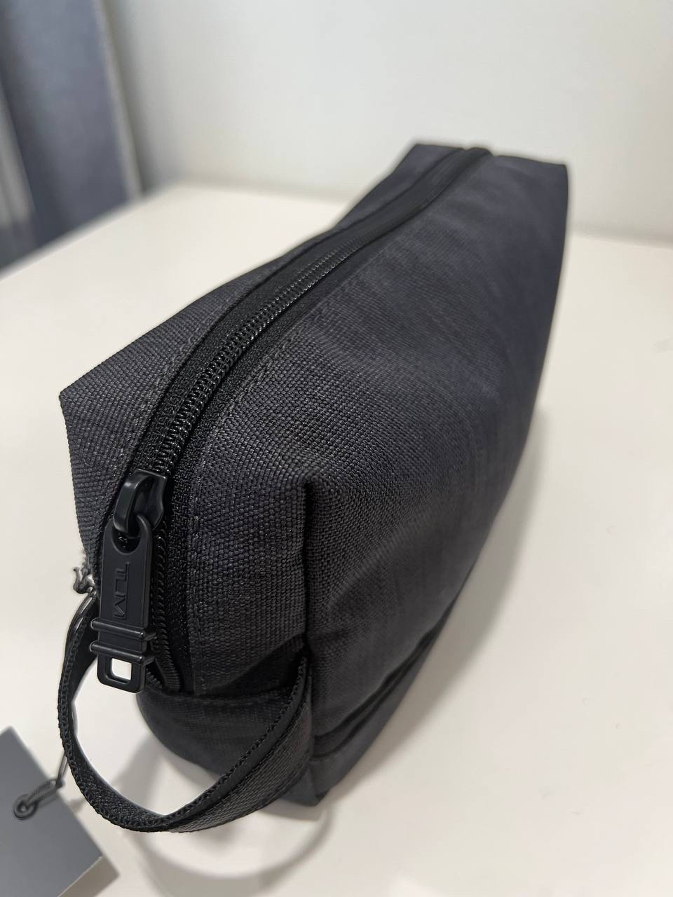 Tumi Medium Kit in Chrome – Exclusively USA